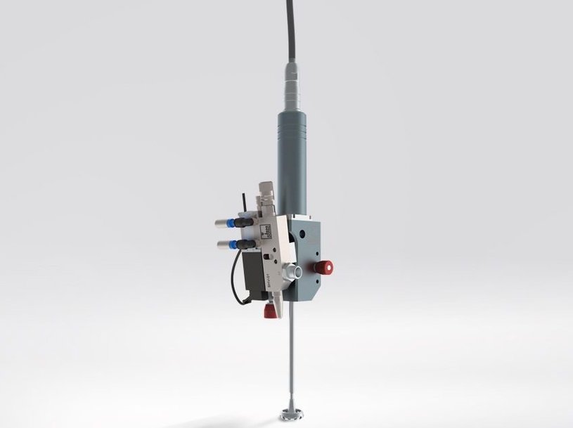 Clean application of greases and oils in hard-to-reach places ...